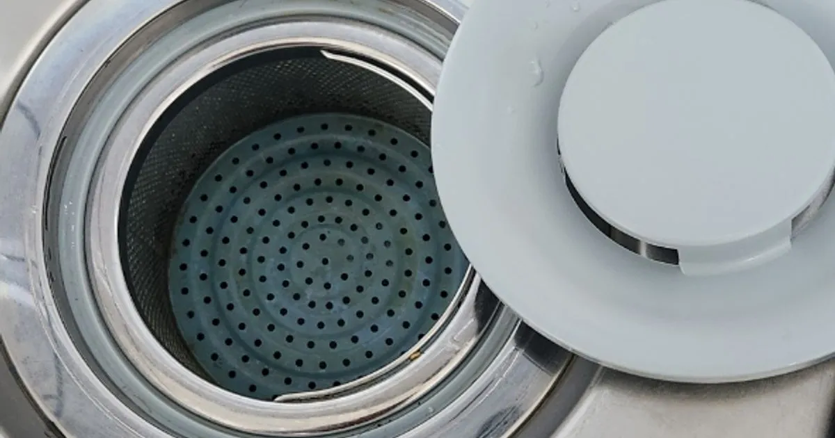 시간 맞춰서 와주시고 어떤 부분은 추가금이 발생하는지 어떤 부분은 아파트 특성 상 깔끔히 되지 않을 수 있는지 다 설명 후에 청소해주셨어요 워낙 친절하게 해주시고 미흡한