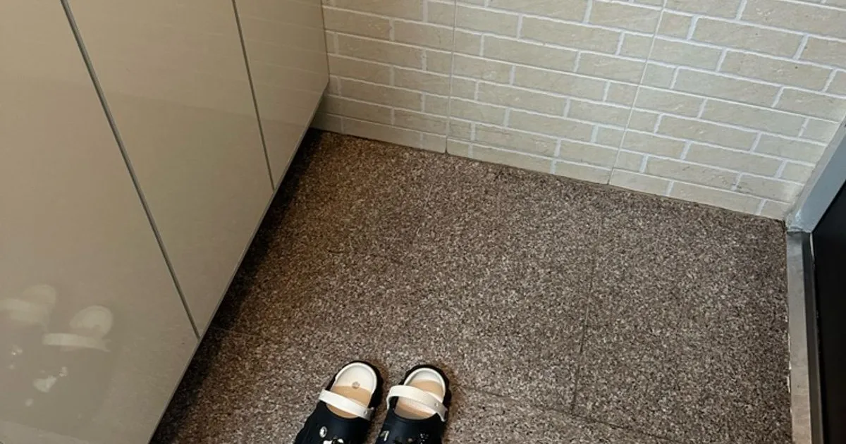 상담 친절하셨구요 전날 예약해서 담날 바로 진행했는데 깨끗하게 잘해주셨고 작업시간도 예상시간보다 조금 더 일찍 끝나ㅛ어용