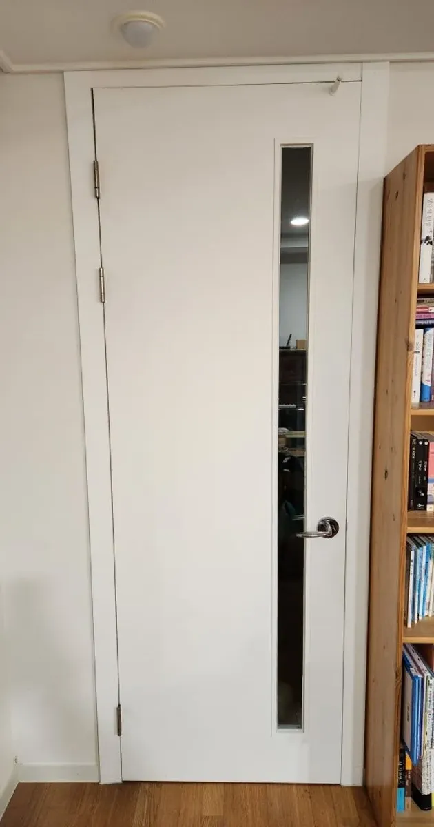 진짜 숨은 고수이십니다 합리적인 가격으로 베란다 나가는 미닫이문을 고쳐 주셨어요 만족스럽습니다 숨고 숨은고수