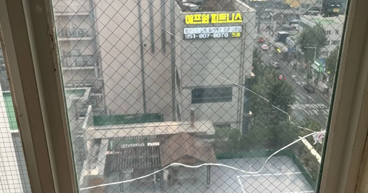 약속 시간도 잘 지키시고 시공 시간도 오래 걸리지 않았습니다 깔끔하게 잘 해주시고 가격도 너무 저렴하게 잘 해주세요 답변도