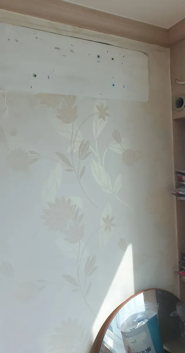 너무 감사합니다 가장 저렴하였고 벽걸이 하나 더 있었는데 추가금 안받으시고 해주셨어요 그리고 매우 친절하세요 경황이 없어서 음료수도 못드렸네요 죄송해요 숨고 숨은고수