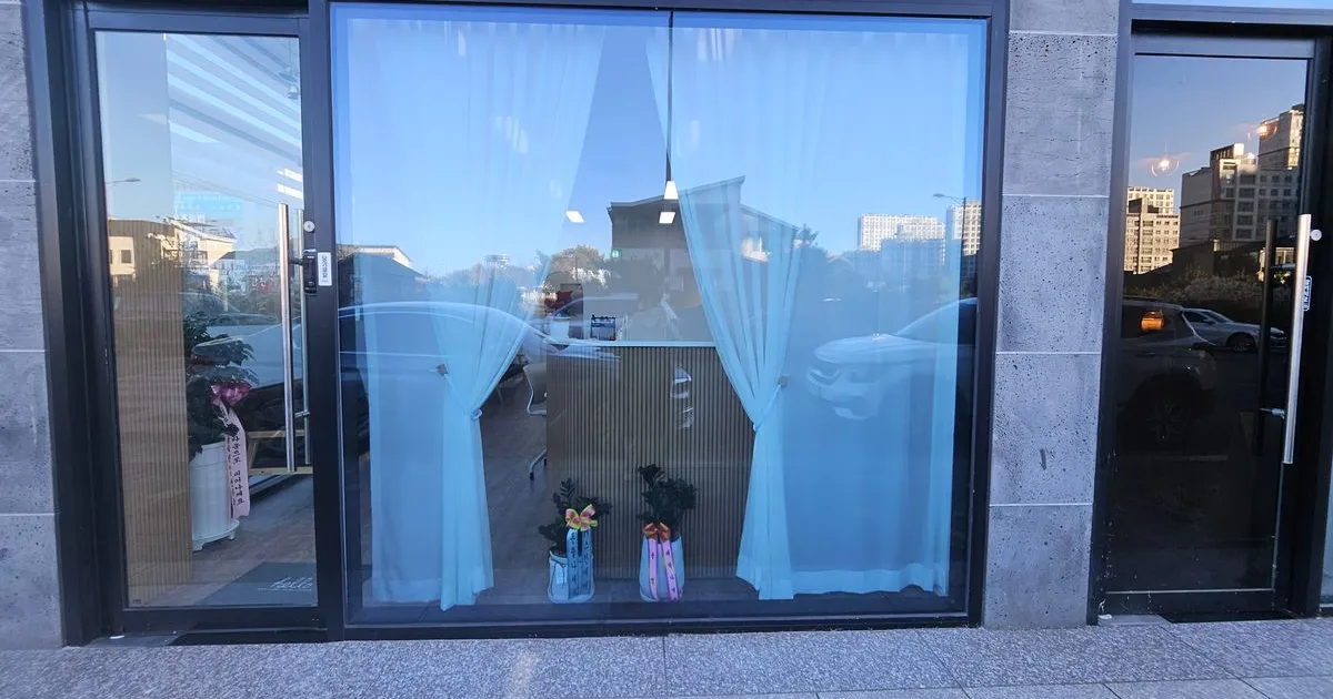 또 거래하려구요~사장님 너무 친절하시구 정확한판단으로 견적빼주셨어요매장 커튼 교체할때 또 연락드릴게요~ 숨고 숨은고수