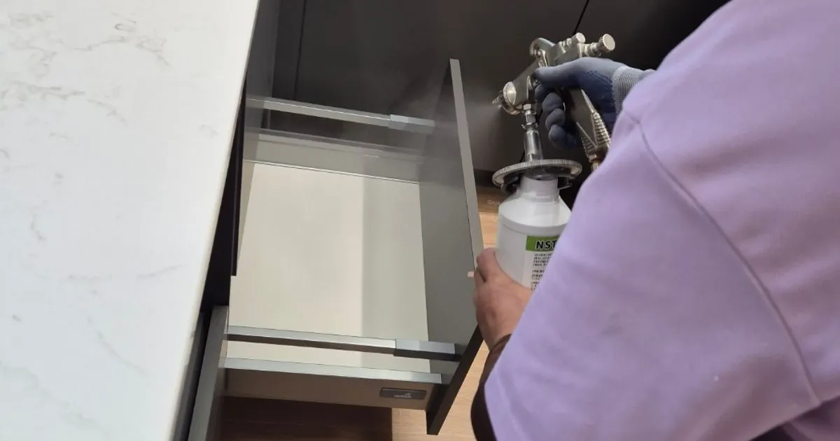 정말 만족스러웠습니다 집에 들어가자마자 청소의 세밀함과 꼼꼼함에 놀랐어요 주방과 욕실은 물론 바닥과 창문까지 먼지 하나 없이 반짝였고 이전에 청소하지 못한 부분까지