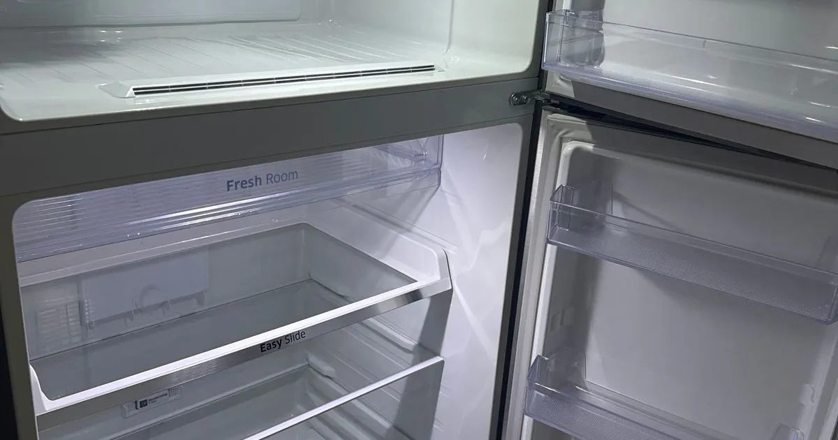 생각보다 냉장고쪽 청소할게 많았는데 엄청 깔끔하게 해주시고 서비스로 다른곳도 청소 해주셨습니다 정말 감사드립니다 ㅠㅠ