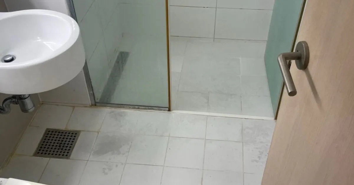 바닥 오염이 심했는데 꼼꼼하게 최대한 청소해 주셨어요 정말 감사합니다 숨고 숨은고수