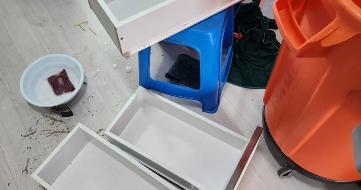 날씨도 더운데 전날 저녁에 급하게 다음날 오전 청소 부탁했는데 전부 탈거하고 꼼꼼하게 처리해주셔서 감사합니다 담에도 또