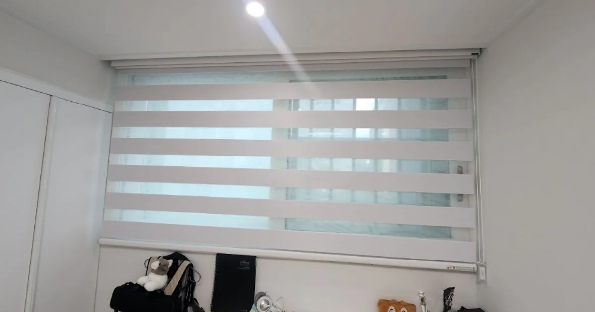 친절하고 합리적인 가격에 깔끔한 시공까지 만족스럽습니다 기존에 사용하던 블라인드 정리도 도와주셨어요 다음에 블라인드 시공할일