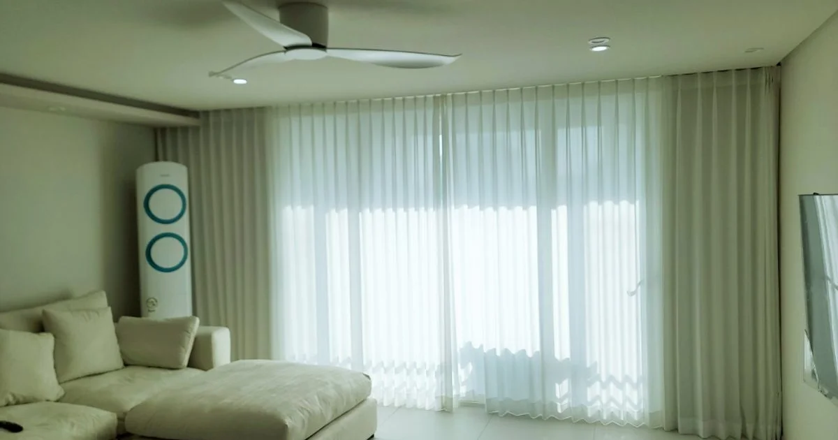 이사오면서 나비주름으로 차르르 커튼이랑 베란다 블라인드 했는데 원단도 정말 좋도 생각했던대로 예쁘게 나와서 맘에 들어요~ 실측이랑 제작 기간도 빨랐고 친절하게 잘 해