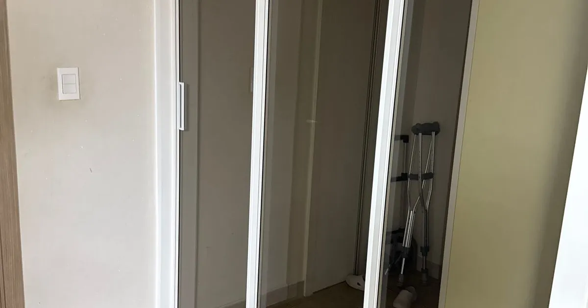 거주중 중문이 고장나서 숨고로 찿은 중문고수 경도중문 너무 친절하시고 섬세하게 마무리까지 너무 감사합니다 숨고 숨은고수