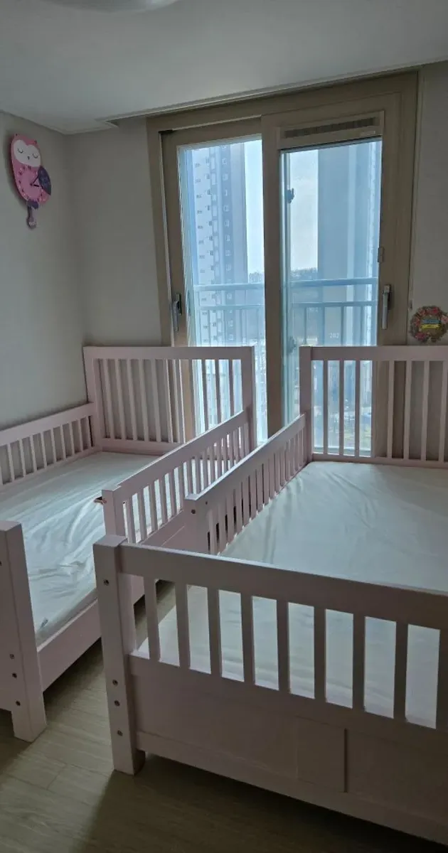 2층침대를 분해해서 1층침대 2개로 방 이동 설치하는 작업이었는데 원하는 대로 설치해주셨어요 시간약속도 딱 맞춰 오시고