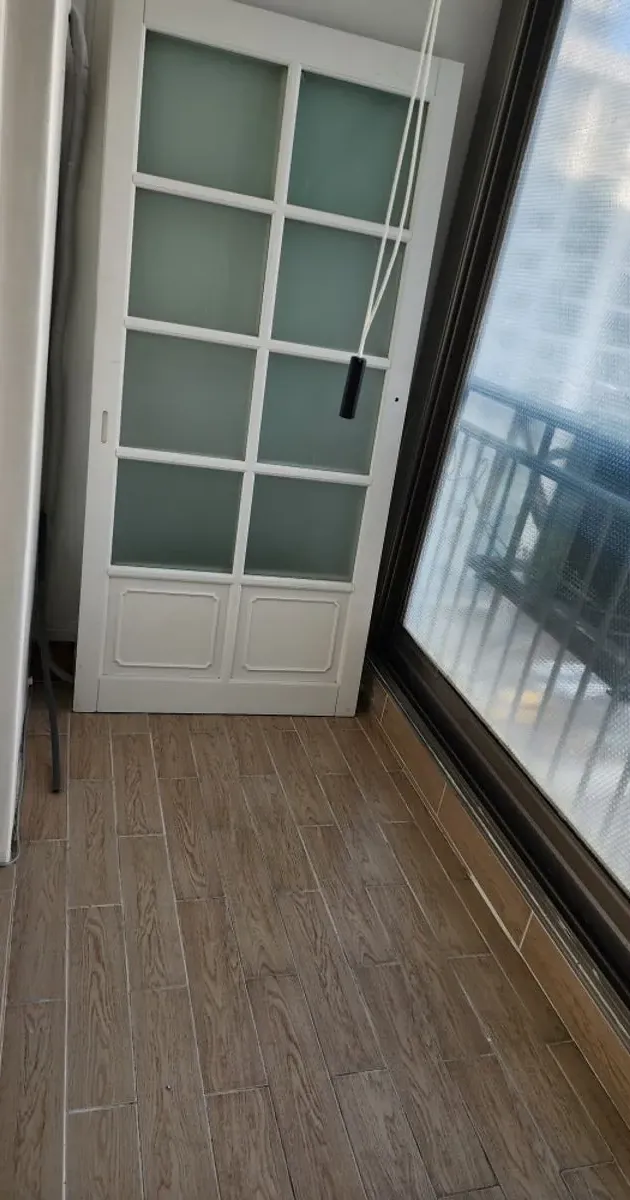 시작하기전부터 때에따라 친절하게 안내해 주셨고 청소 당일 혼자 오셔서 꼼꼼하게 잘 청소해주셨어요 오래된 아파트라 묵은때가 많았는데 새집처럼 바뀌어서 기분이 좋네요 특히