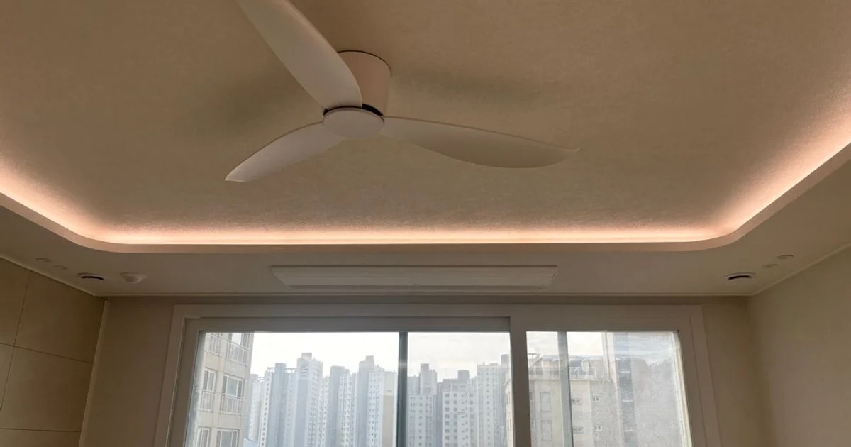 셀프 인테리어가 처음이라 전기 공사가 제일 걱정됐는데 사장님 덕분에 너무 만족스럽게 마무리했어요 전기에 대해 아는 게 거의 없어서 질문도 많이 드렸는데 늦더라도 꼭