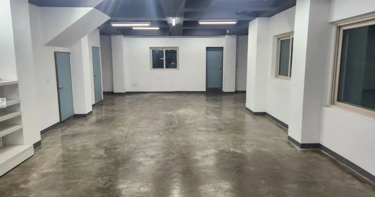매장이사로 가벽철거 했는데 이사과정에서 무거운물건도 도와주시고 너무 깔끔하게 처리해주셨어요 감사합니다~ 번창하세용 숨고
