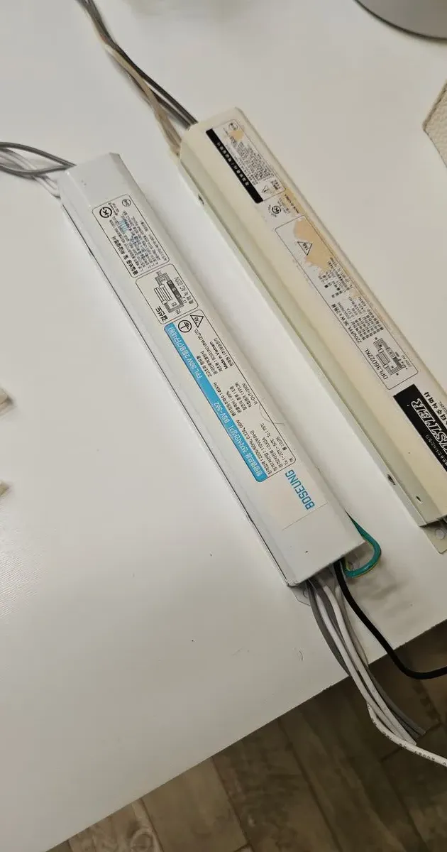 오래된 전등이라 번거로운 부분이 있었는데 꼼꼼하고 빠르게 작업해주셨습니다 가격도 매우 합리적으로 받으시구요 추천합니다