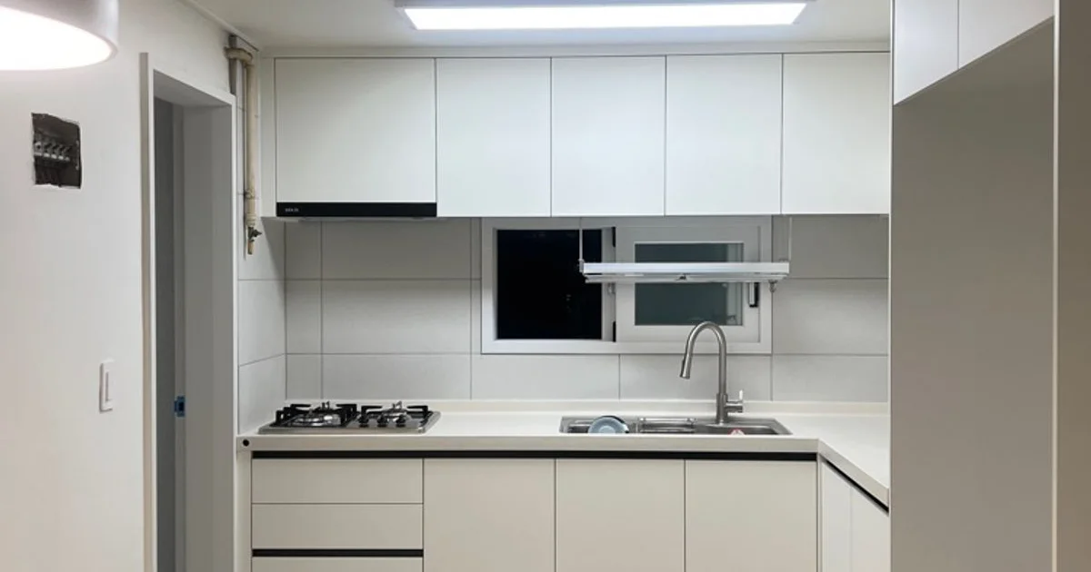 입주 청소는 처음이라 걱정이 많았는데 여기 완전 추천이에요 사장님이 직접 관리하셔서 믿음이 갔고 진행 상황도 친절하게 설명해주셔서 좋았어요 구석구석 세심하게 청소된