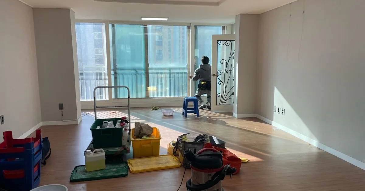 이사날짜가 촉박하였는데 예약부터 청소마무리꺼지 친절하게 설명해주시고 제가 요청한 점에도 꼼꼼하게 작업해주셨어요~다음에도 입주청소는 여기에서 진행하려구요~감사합니다