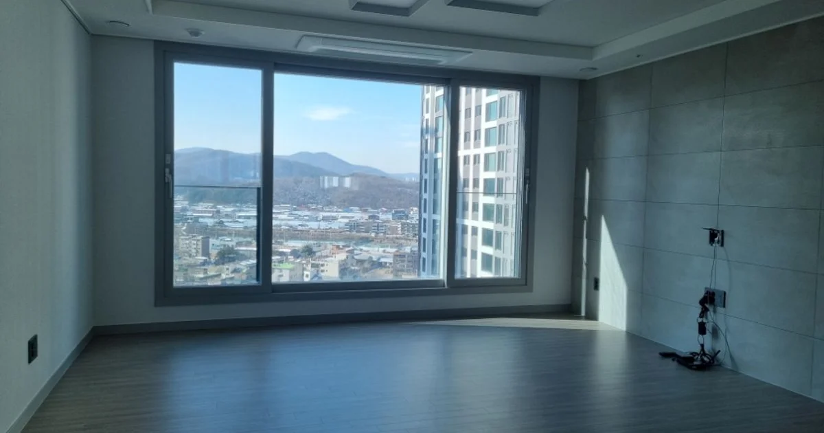 가격은 생각했던 거보다 합리적이었어요 상담도 친절하셨고 조금은 미흡한 면이 있었지만 As도 잘해주셨어요 숨고 숨은고수