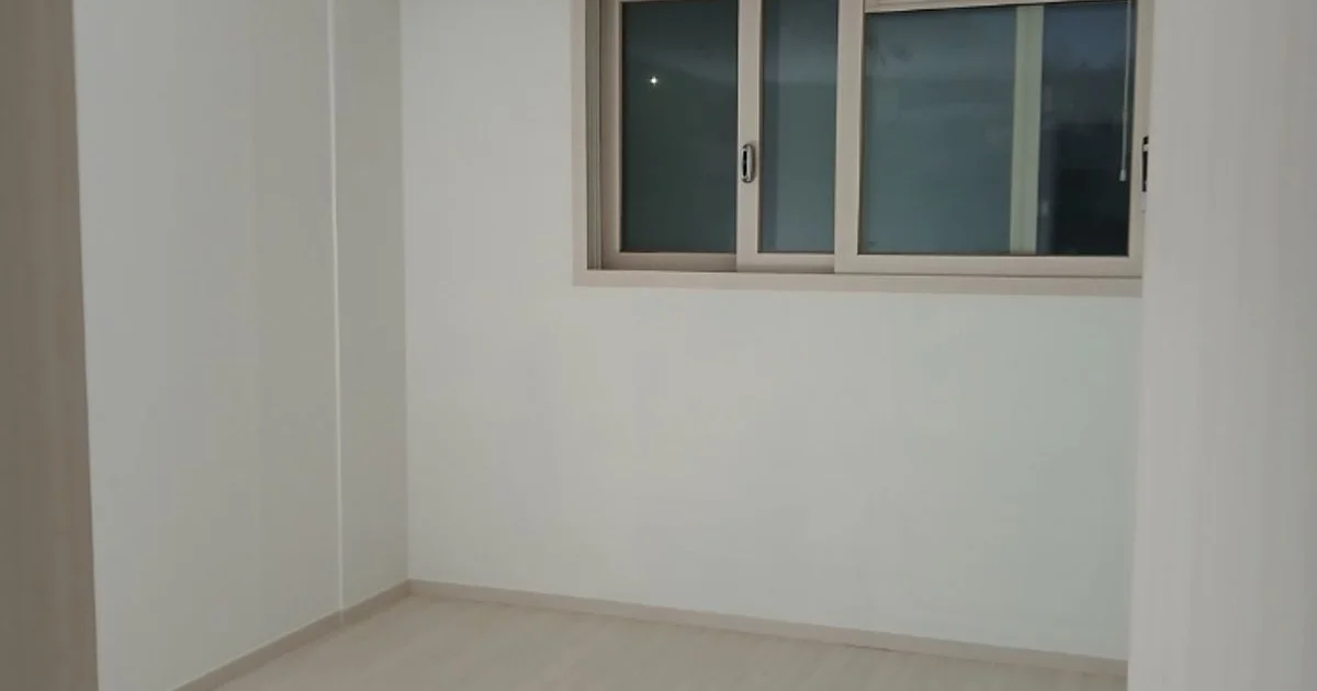 일정이 미뤄지고 조정할 일이 많았지만 친절하게 상담해주시고 작업도 깔끔히 잘됐습니다 에어컨 배관도 막아서 도배할곳이 있었는데
