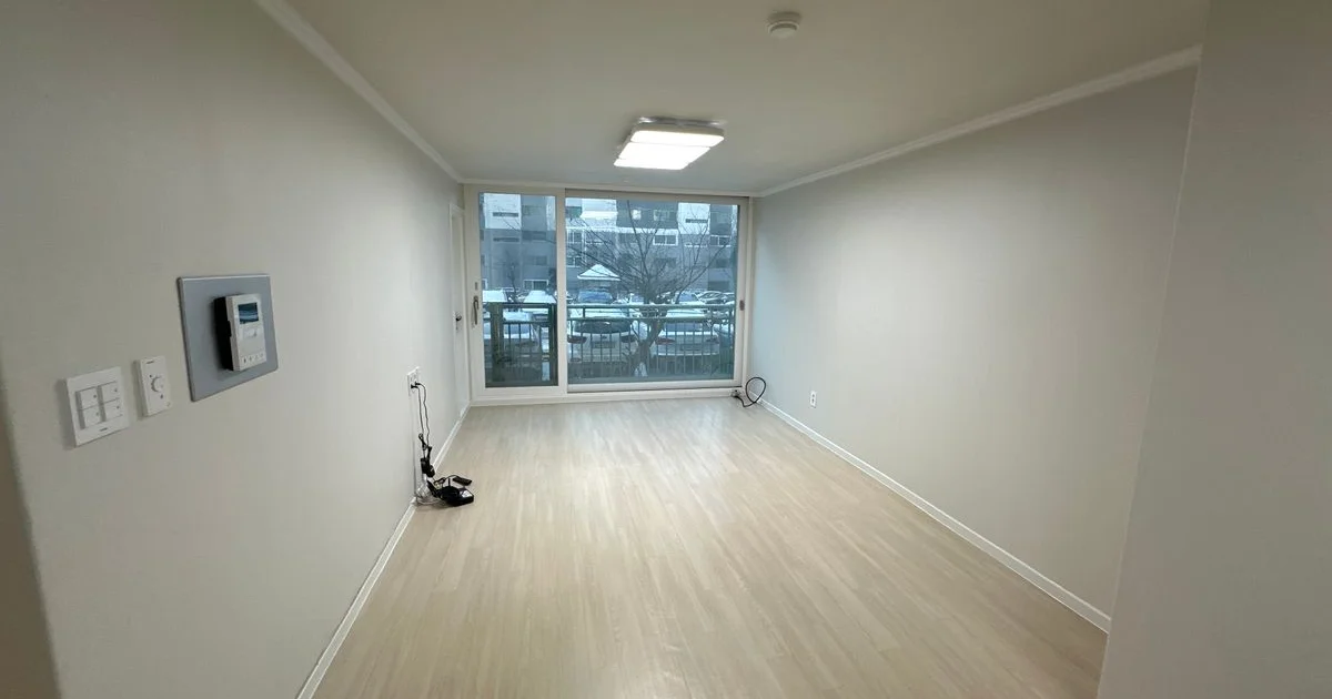 잔금처리랑 겹쳐서 시간이 애매했는데 요청 드렸더니 시간 맞춰서 와주셨어요 팀장님도 너무 친절하셨습니다 특히 스티커 제거가 잘 되어 만족스럽습니다 숨고 숨은고수