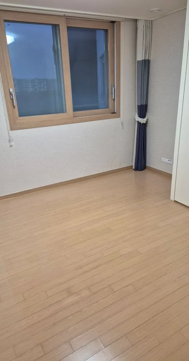 정말 여러군데 비교하고 가장 깔끔하게 상담해주고 친절하시고 가격도 합리적이라 요청드렸는데 정말 세심하게 해주시고 검수 때 추가