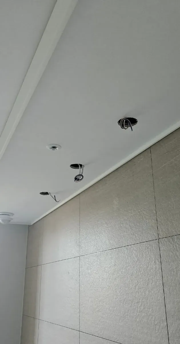 엄청 만족스럽게 진행하였습니다 위치부터 꼼꼼하게 진행해주시고 가격도 예상보다 엄청 저렴해서 아주 만족합니다 사실 작업을