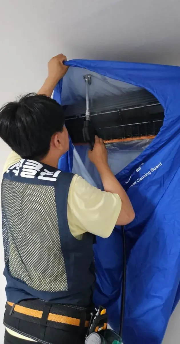 우선 약속시간 잘 지켜주셨고 친절하시며 현재 무슨 작업을 하고있다 라며 설명도 잘 해주셨습니다 집에 피해안가게 최소한의