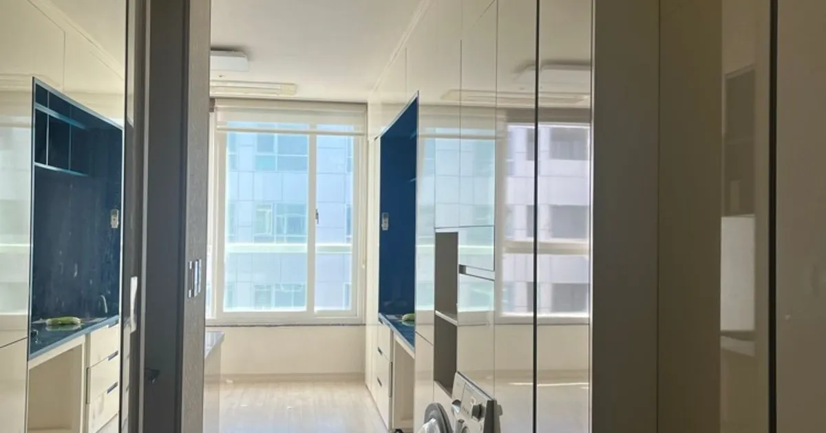 사장님 너무너무 만족스럽게 이사 진행해주셨어요 스윗하심은 덤🤍 너무 편하게 잘 이용했습니다 반포장 이사로 이용했는데 사장님 손 엄청 빠르시고 다른 후기들과 마찬가지로