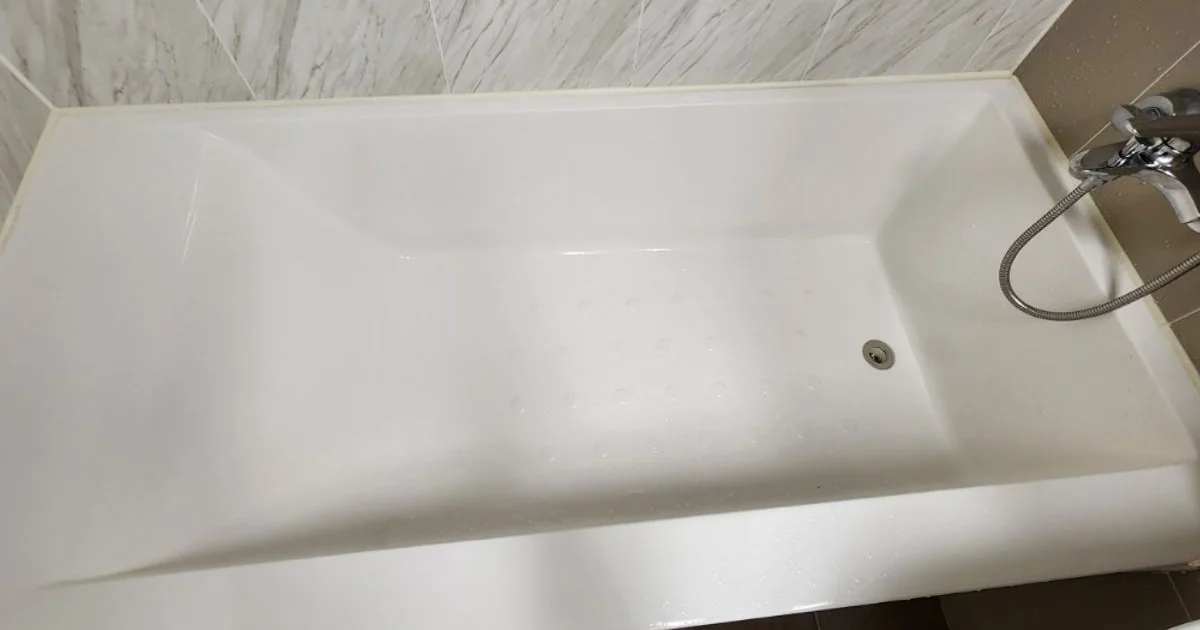 세입자가 나간후에 집이 지저분하여 청소요청 하였는데 꼼꼼히 살펴봐주고 문틀도 다 떼서 찌든때를 깨끗히 청소해 주셨답니다