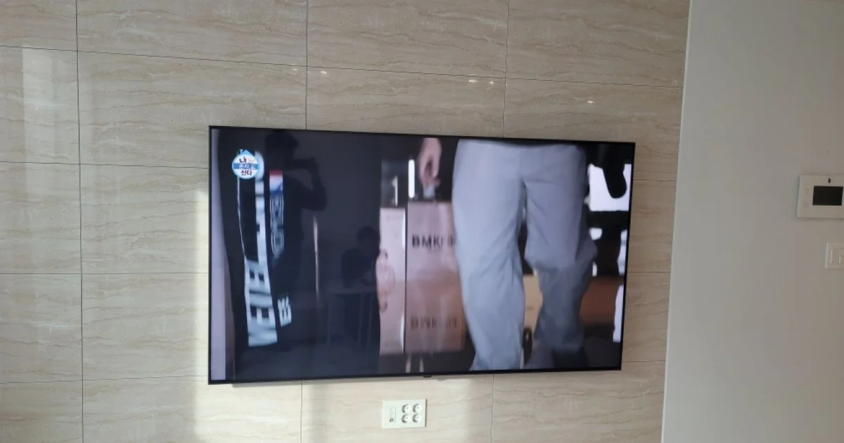 선을 매립해서 Tv 거치하고싶었는데 합리적인 가격으로 넘 깔끔하게 잘해주셨어요 추천합니다 숨고 숨은고수