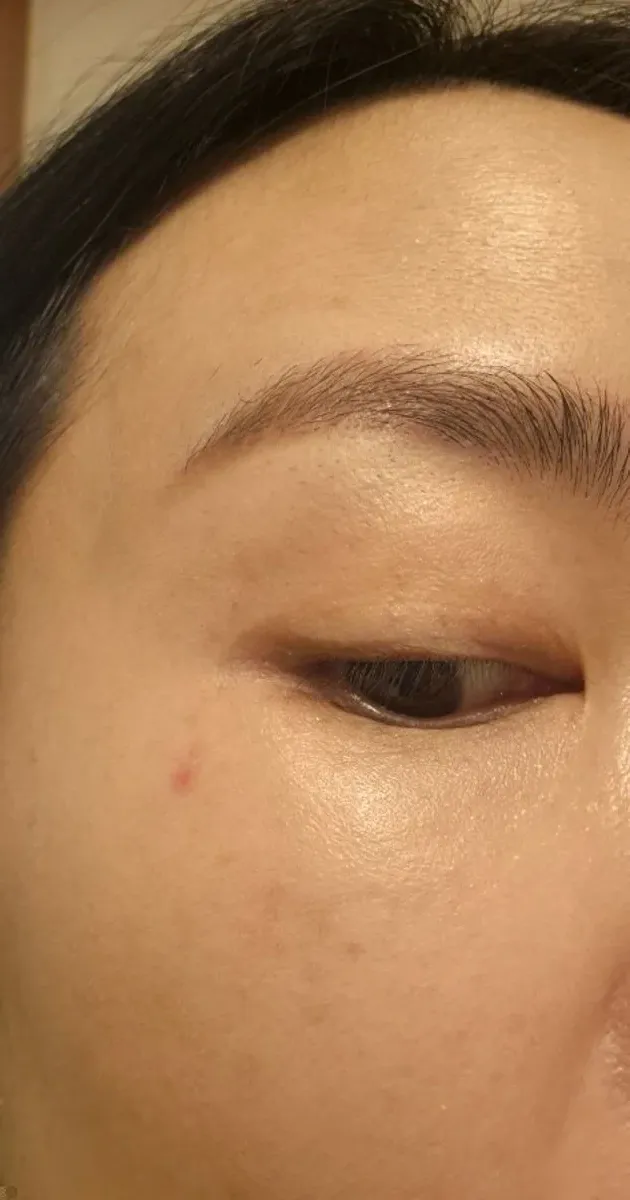 거의 쿠션만 바르고 출근하는 저에게 꼭 필요한 강의였어요 쉽게 설명해주시고 톤에 맞는 제품도 추천해주셨어요 강사님이 저와