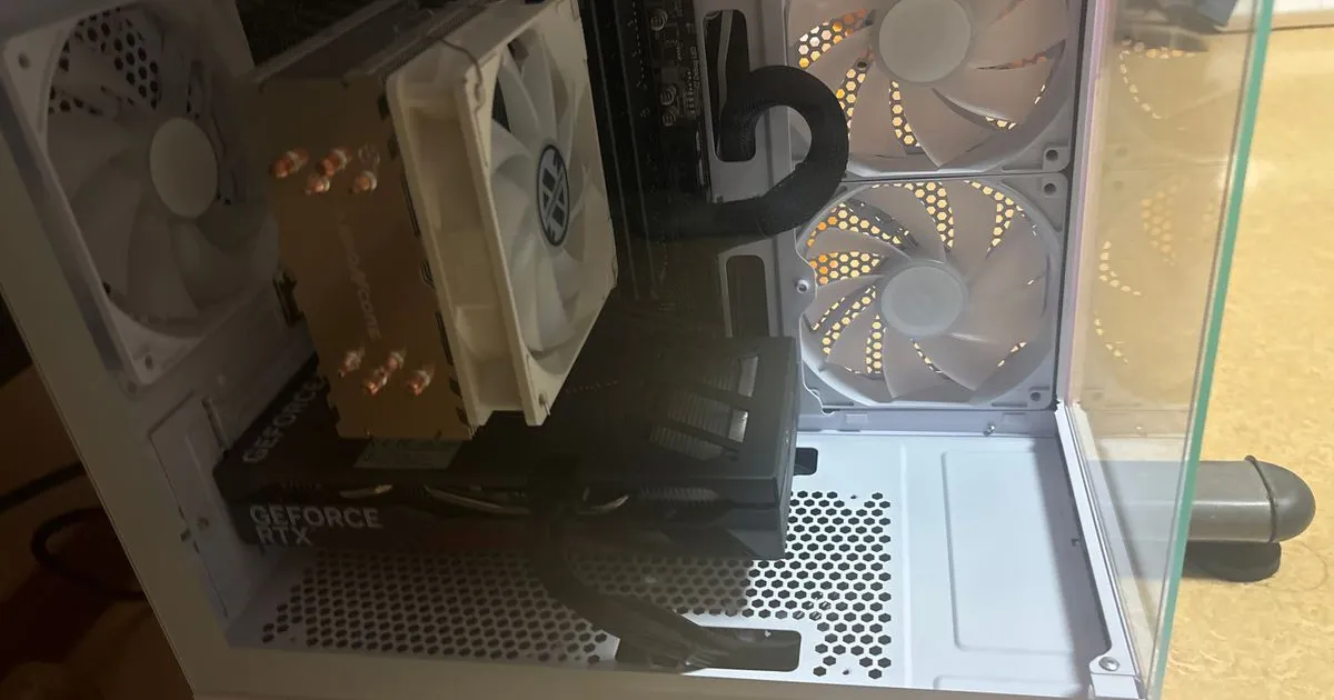 너무 만족스럽습니다 특히 상담을 친절하게 해주시며 답장또한 매우 빠르게 해주십니다 감사합니다 첫 Pc인데 너무 만족하고