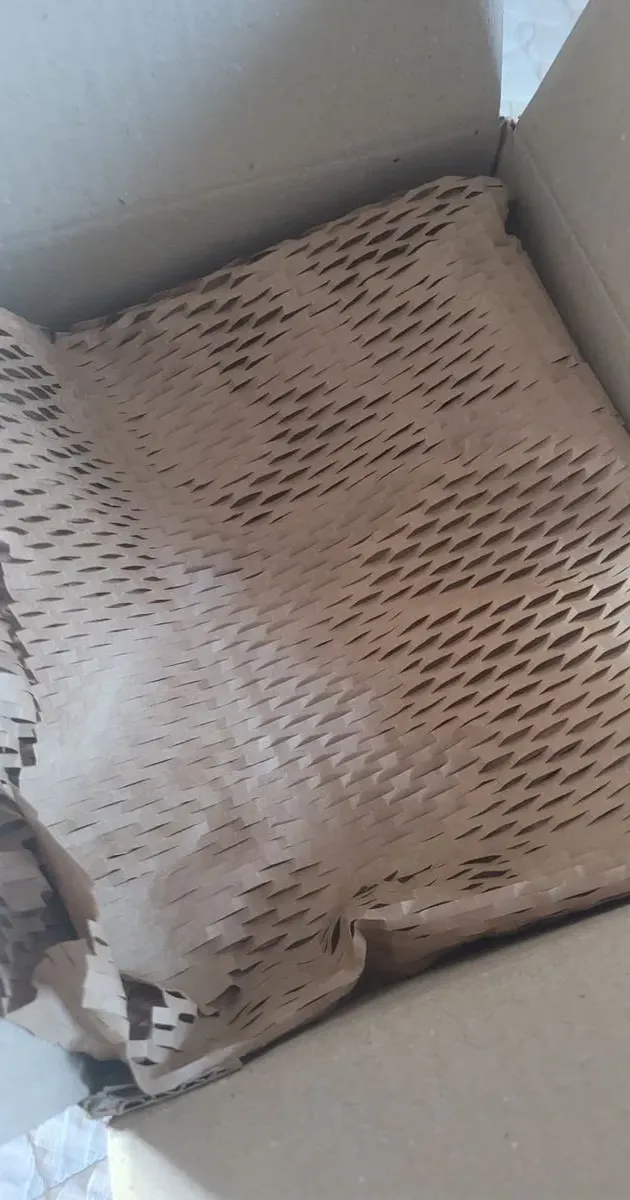 맡겨드릴 부분이 작아서 걱정했는데 문제없이 진행해주시고 가격도 합리적이였어요 꼼꼼하게 포장해주셨고 젤리도 주셨네요ㅎ 앞으로도