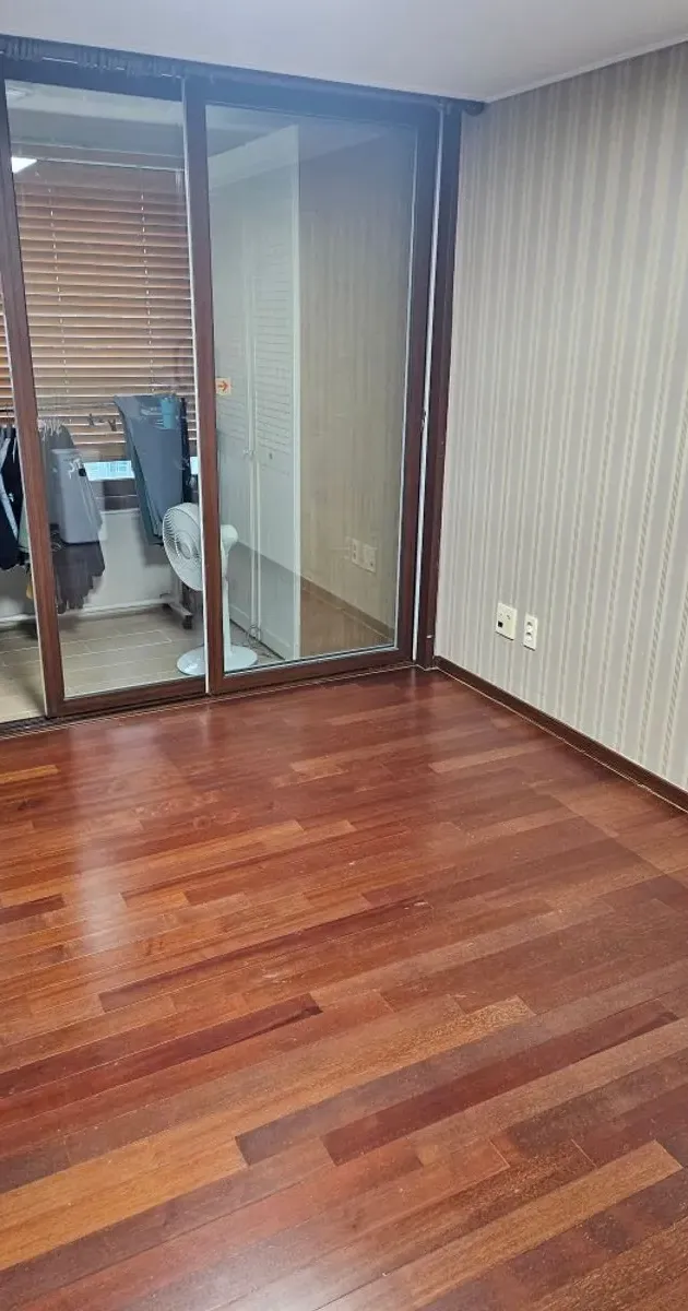 두분이서 오셔서 친절하고 빠르게진행 해주셔고 도중에 추가 작업도 합리적인 금액에 해주셨습니다 담에도 필요하면 여기서불러야