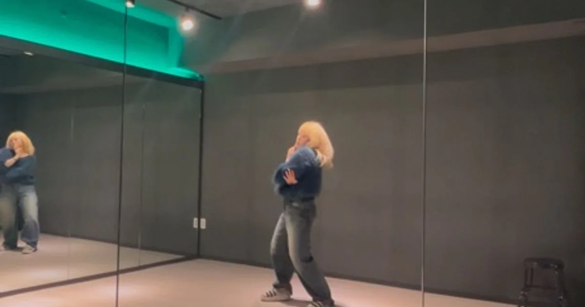 초보자라 금방 익히는게 힘든데 계속해서 반복해주시고 맞춰주세요 🥹 혜영쌤 좋은 안무 잘 배워갑니당 숨고에서 첫 고수님인데 너무