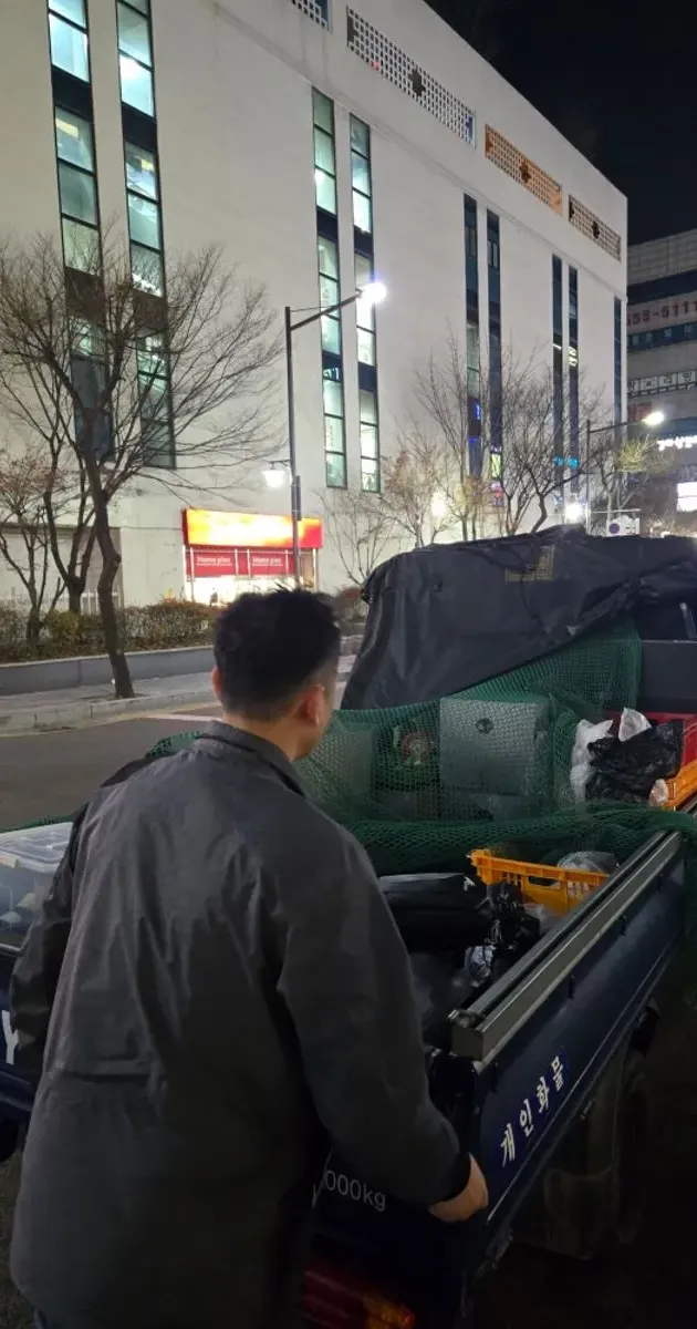 너무 친절하시고 서비스도 짱짱굿 이에요 소형 이사한건데 너무 좋았습니다 전기자전거 컴퓨터도 안전하게 옮겨 주셨어요