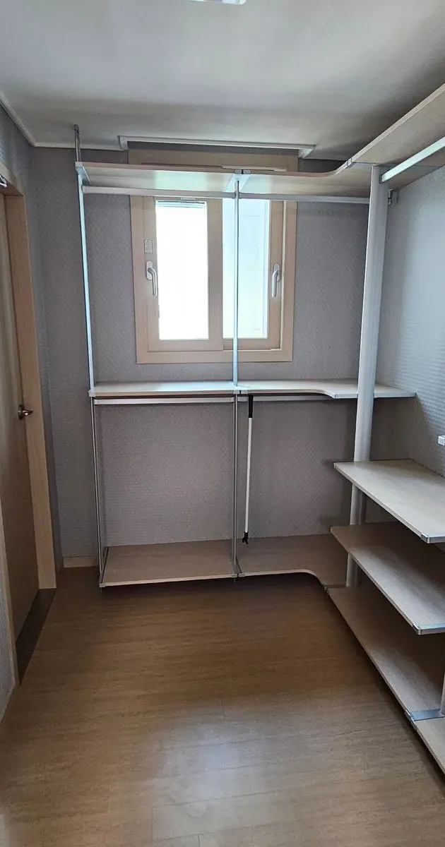 친절은 기본적으로 몸에 배인 것 같았어요 꼼꼼하게 구석구석 잘해주셨고 마지막 점검때도 안보이는 곳까지 확인시켜주셔서 아주