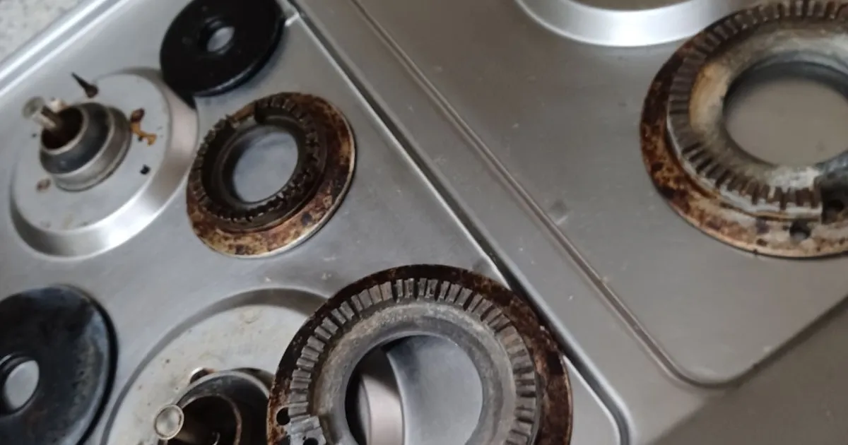 약속된 시간에 맞춰 진행 시작했고 시작전 꼼꼼하게 집 하자나 청소부분 설명해주셨어요 청소후 다시 일일히 설명해주셔서 친절함에 만족스러웠어요 숨고 숨은고수