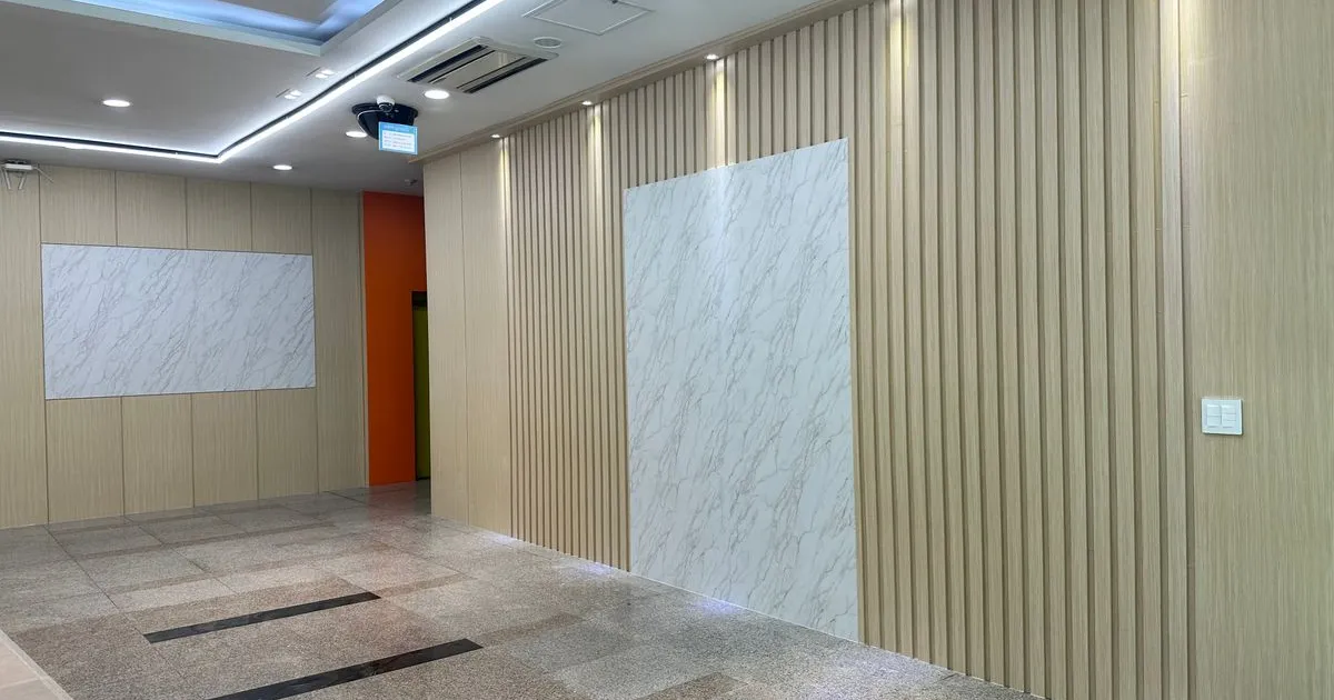 공사진행하려고 3군데 비교견적 냈는데 가장 합리적인 가격이라 선택했습니다 사장님께서 직접 목공을 하셔서 더 꼼꼼하게 일처리해주시고 신경쓰일것 없이 진행사항 공유해주셔서