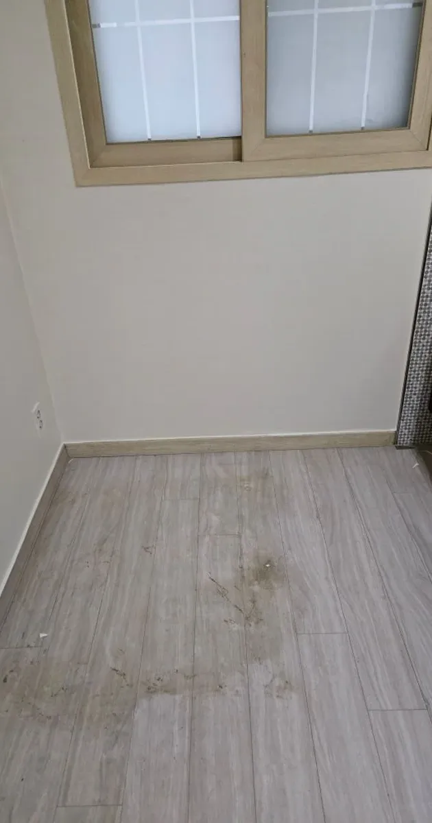 적절한가격에 빠른예약 친절한서비스 너무 만족스럽습니다 입주예정인 집이 많이 더러웠는데 깔끔하게 청소도 잘해주시고 가시기전에