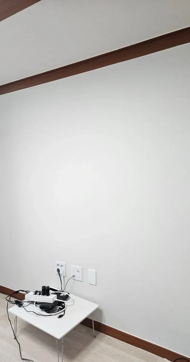 당일 방문 요청드렸는데도 친절히 응대해주시고 최대한 빠른 시간에 방문해서 설치해주셨습니다 사진 보시면 알겠지만 정말 깔끔히