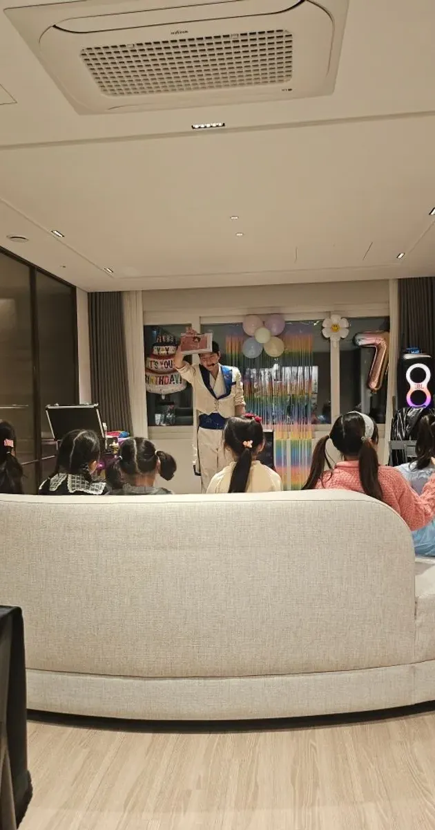 아이 생일파티로 준비한거였는데 저 뿐만 아니라 초대받은 지인들도 매우 만족한 공연이었습니다 ㅎ 숨고 숨은고수