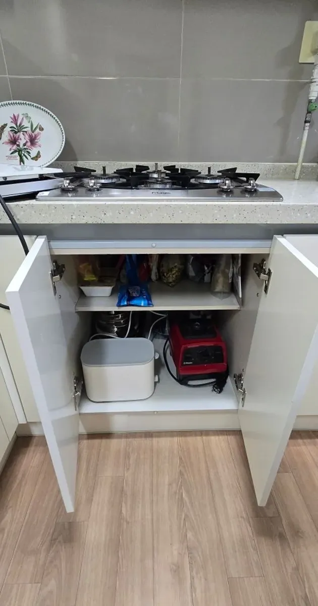 일단 약속시간 1분전인가 딱 오셔서 시간 칼같으시다~~ 생각했구요 어디에 넣어야할지 부부둘이서 고민했었는데 고민이 무색하게 딱