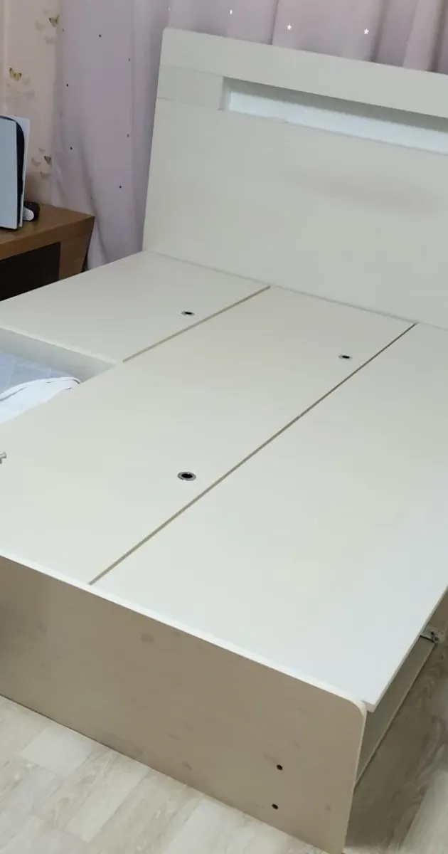 약속시간보다 더 이르게 와 주셔서 빠르게 작업했습니다 힘드실텐데 줄곧 웃으며 일하셨고 친절하셨어요 덕분에 기분 좋게 이사