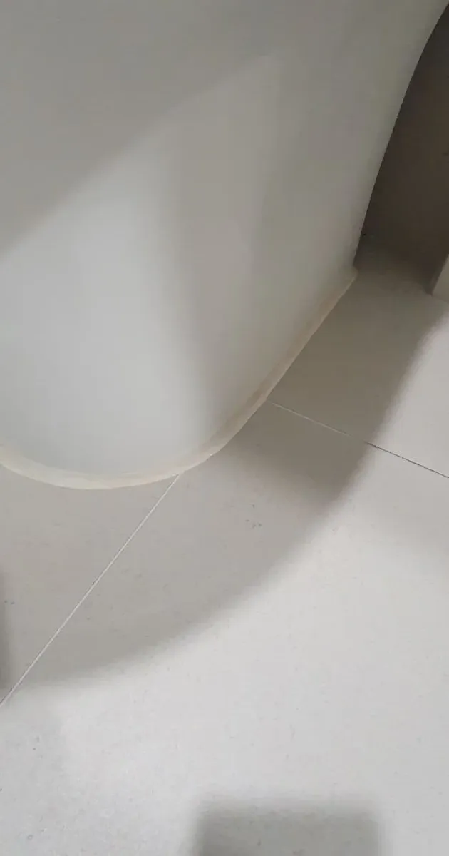 전 사람이 습기때문에 3번이나 와서 줄눈 실패한거를 한번에 잘 해결해주셨습니다 감사합니다~ 숨고 숨은고수