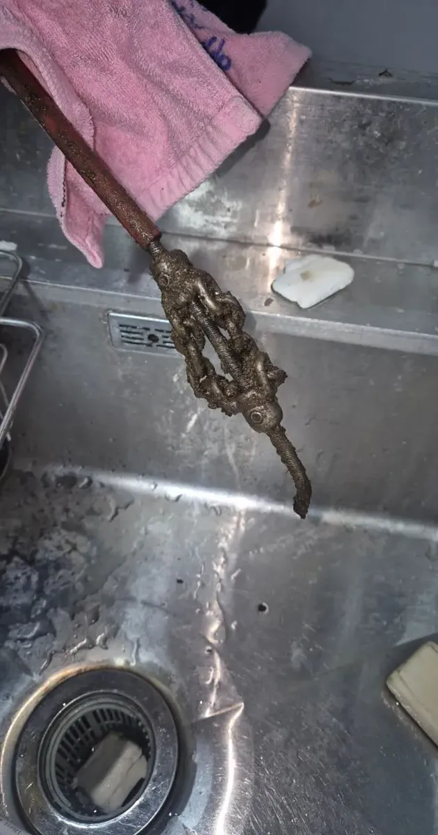 하수구 배관 꽉 막힌거 뚫으시느라고 2틀 고생하셨습니다ㅠㅠ 너무감사합니다ㅠㅠ 숨고 숨은고수