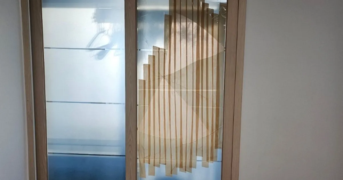 유리가 갑작스레 깨져서 급하게 요청드렸는데 빠르게 작업해주셔서 너무 좋습니다 다음번에도 유리관련 작업 있으면 또 이용할려구요 다른분들도 추천드려요 숨고 숨은고수