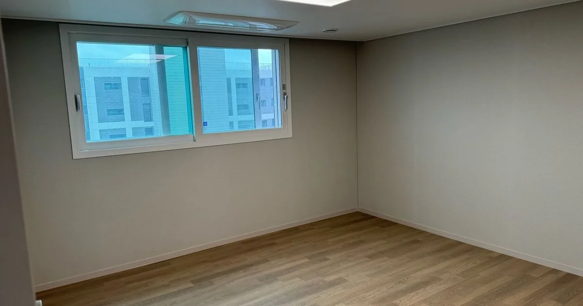 입주청소 진행했습니다 꼼꼼하고 세심하게 작업해주셔서 아주 만족스러웠습니다 바쁜일정임에도 책임감 있게 끝까지 잘 마무리해주셔서