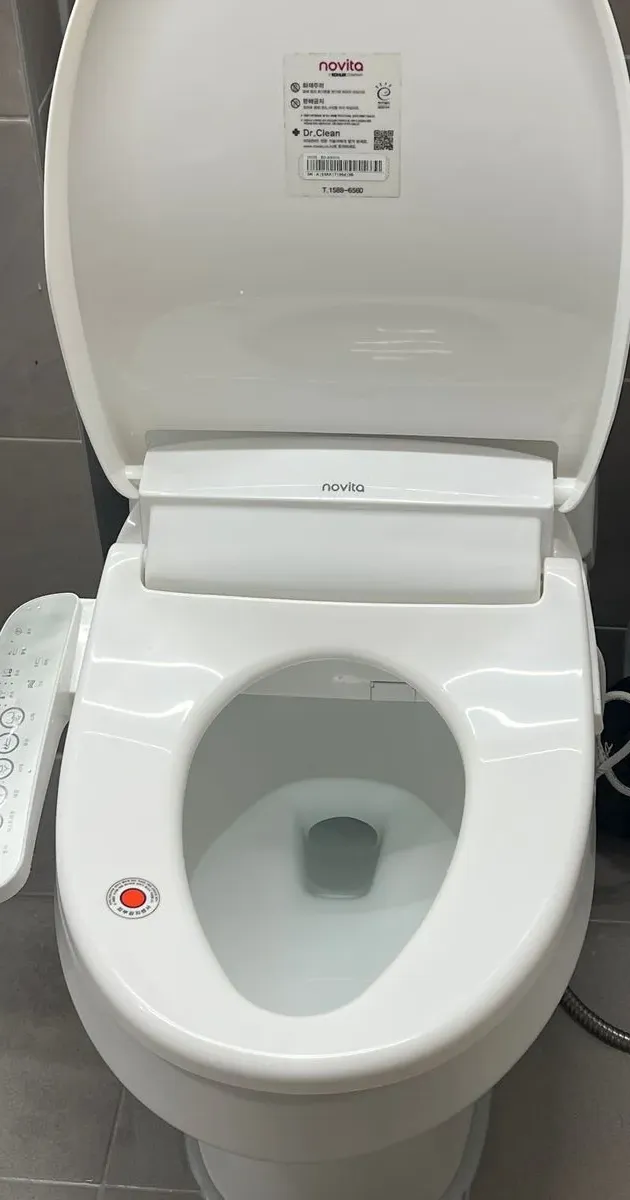 시간맞춰서 와주시고 처음부터 끝까지 진행과정 일일히 설명해주시면서 꼼꼼하게 세척해주셨어요 비데가 2개인데 하나는 설치까지 같이 해주셨어요 비용도 합리적이고 추천합니다