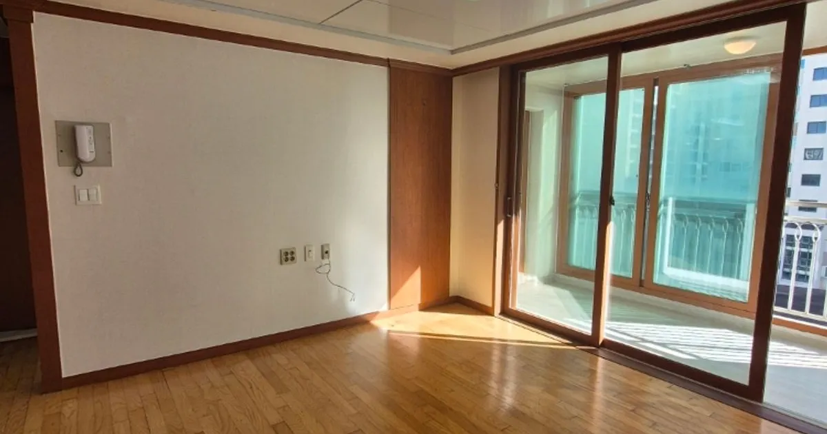 제가 부재중이라서 직접 현장에 있지는 못했는데 청소전후 사진까지 다 공유해주시고 전화로 자세한 설명까지 해주셔서 믿고 맡길 수 있는 업체입니다 주위사람에게도 추천해야겠어요