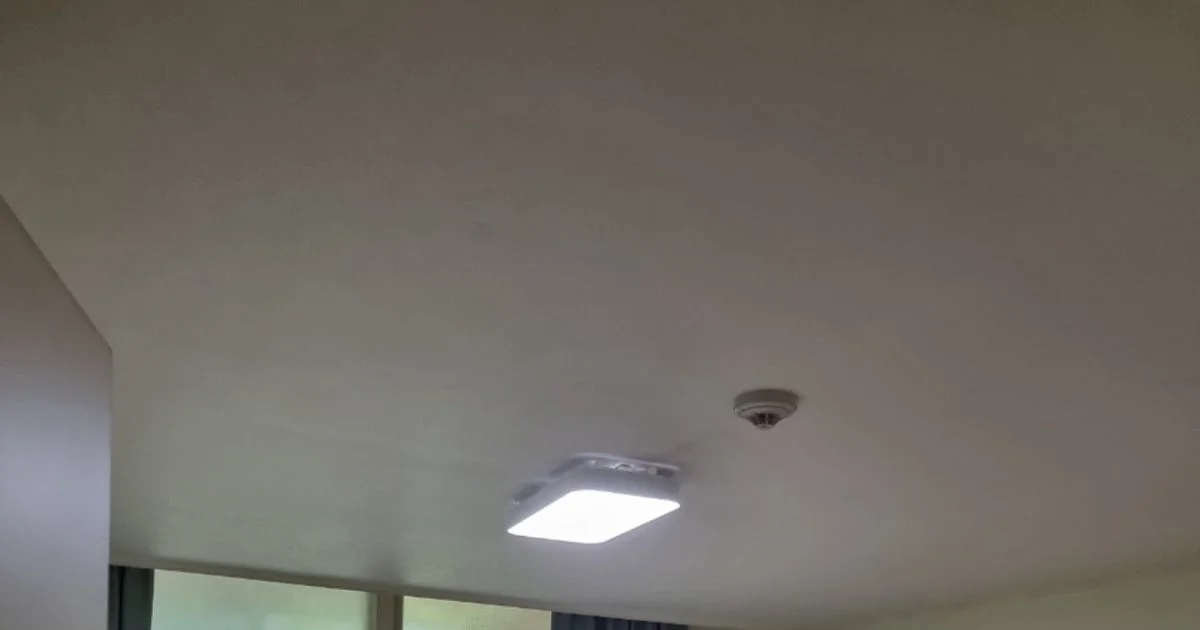 제가 원하는 시간에 정말 꼼꼼하게 작업해주셨어요 가격이 제일 합리적이라서 선택했는데 사장님이 전등 특성을 꼼꼼히 설명해주시고